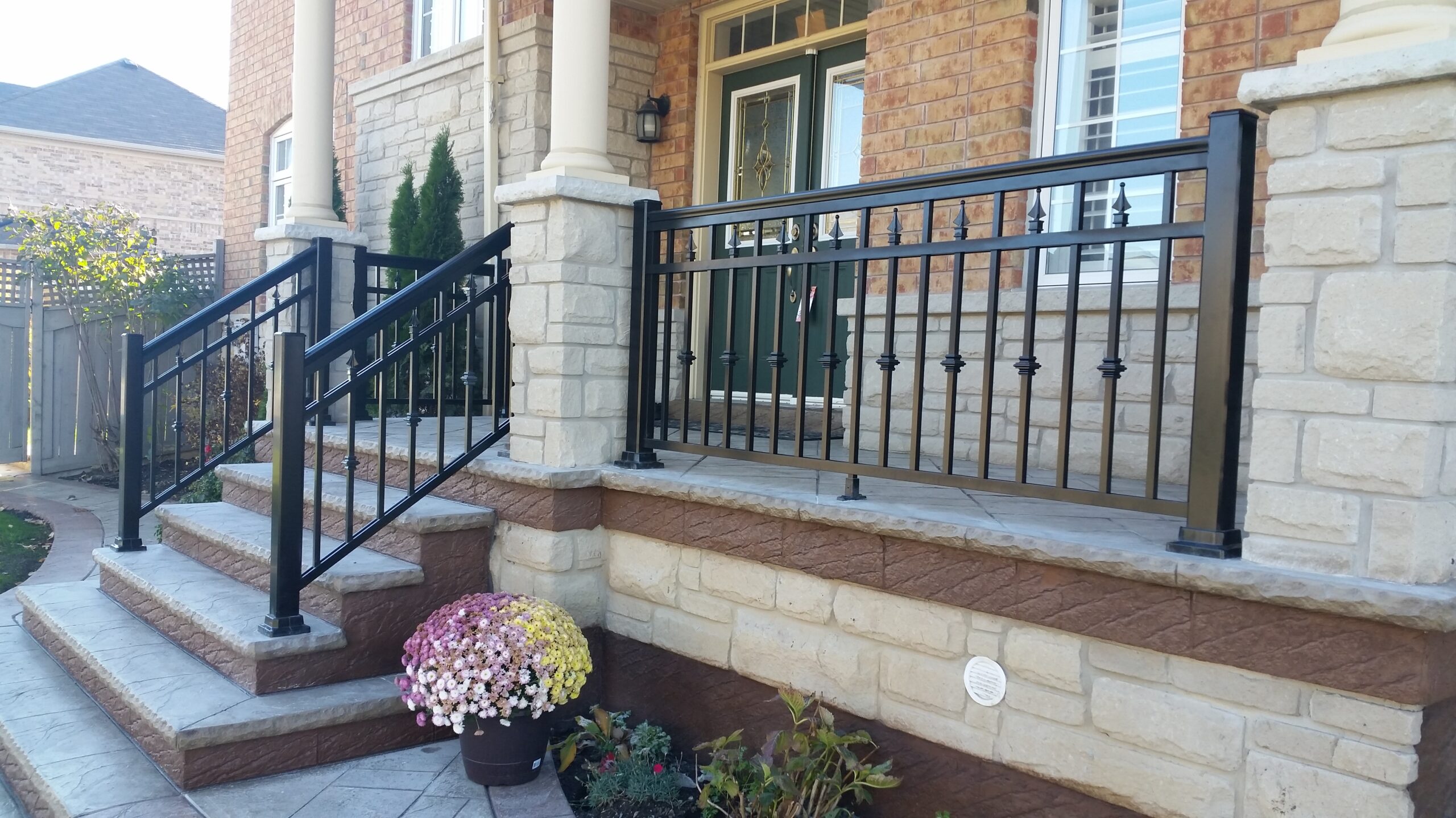 Exterior Aluminum Railings | Outdoor Railings | Alumiguard MFG